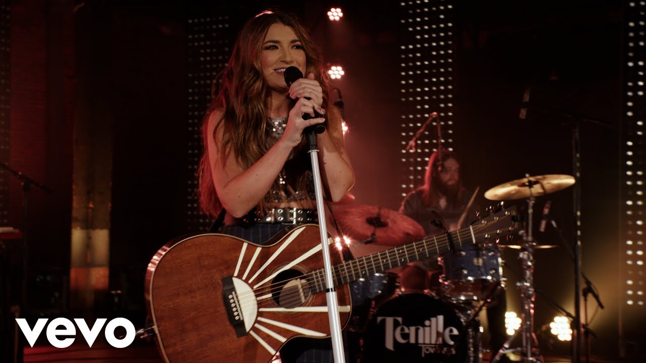 Tenille Townes - Girl Who Didn't Care (Live Performance) - YouTube Music