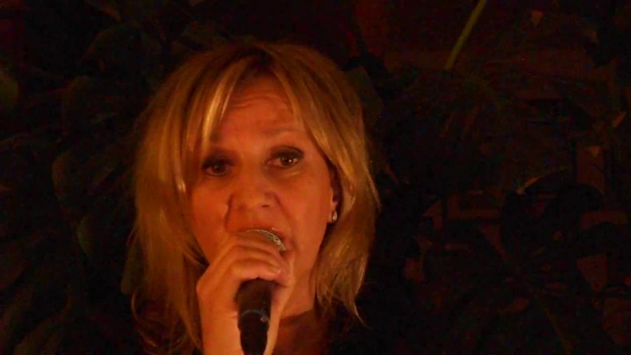 E..Vasco Rossi - Cover di Monica Brambani - YouTube