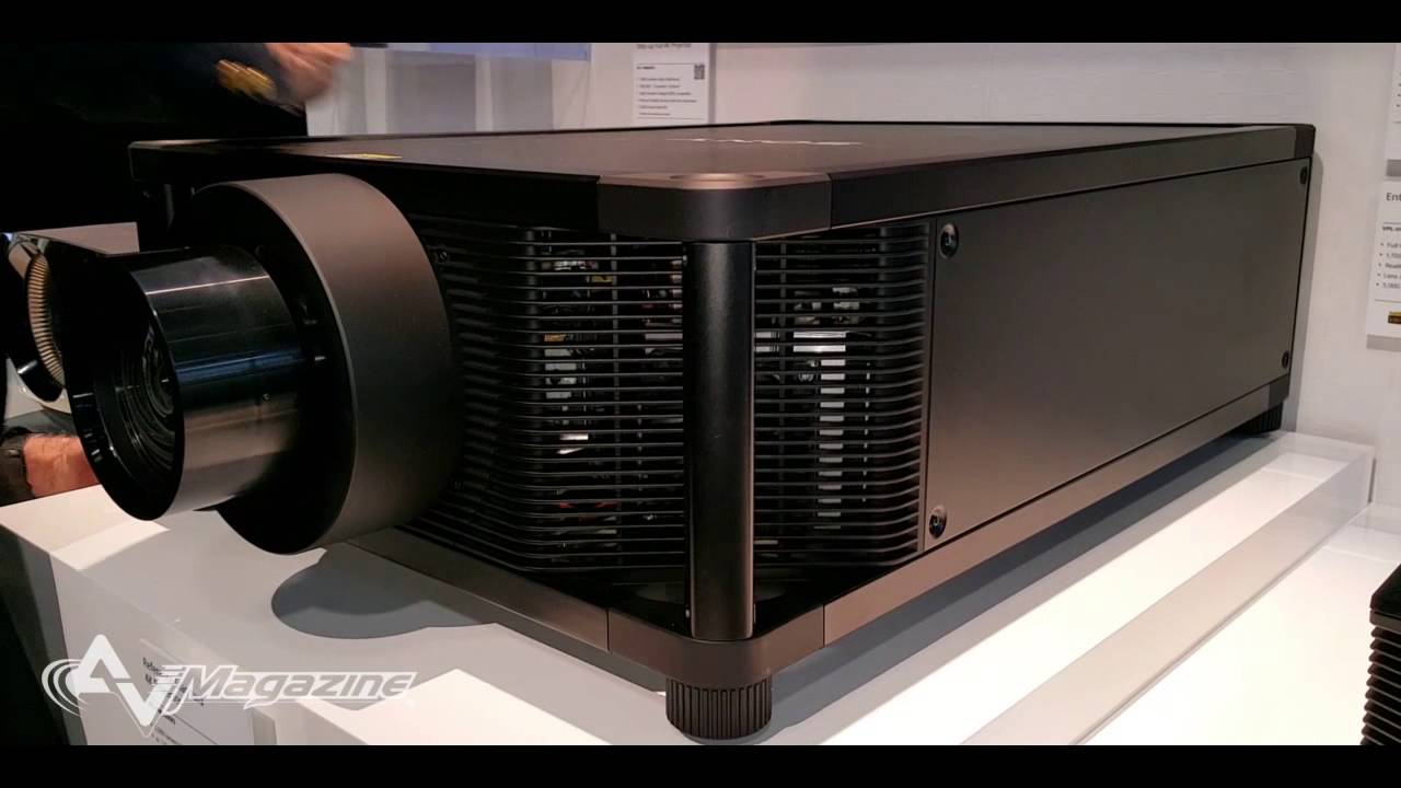 CEDIA Expo 2015: preview Sony VPL VW5000ES - YouTube