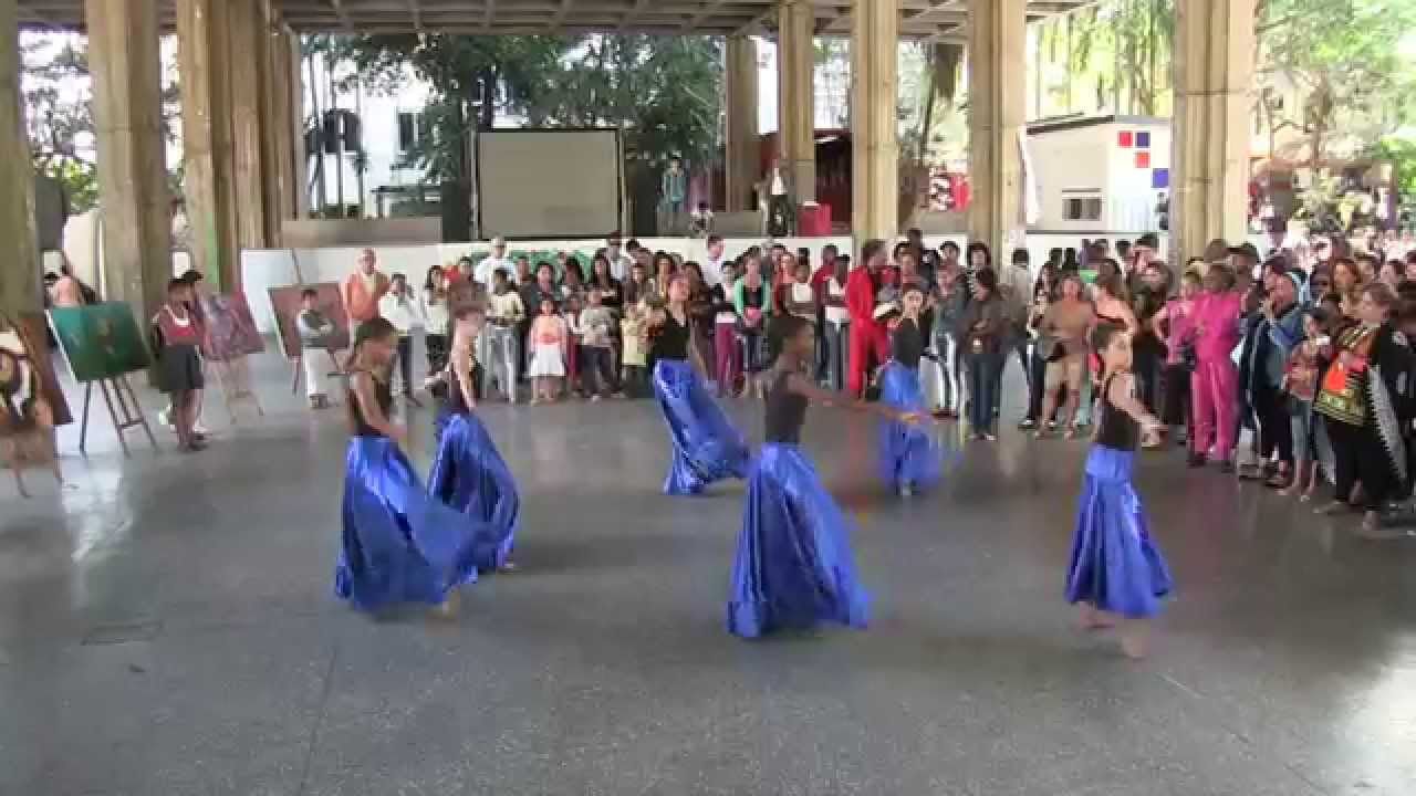 Escuela Nacional de Arte de Cuba. Danza cubana - YouTube
