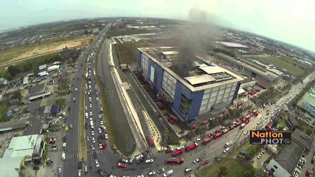 เพลิงไหม้บริษัท APCB บางปะอิน - YouTube