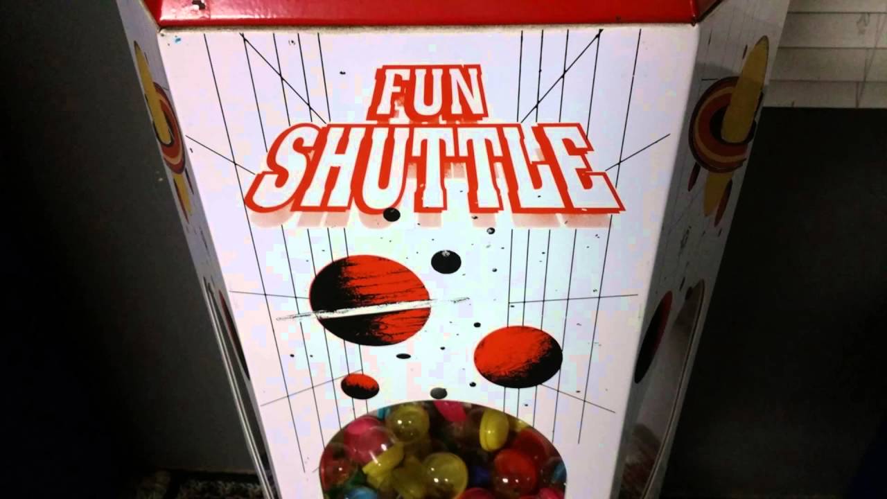 FUN SHUTTLE .25c coin op toy & candy capsule vending machine - YouTube
