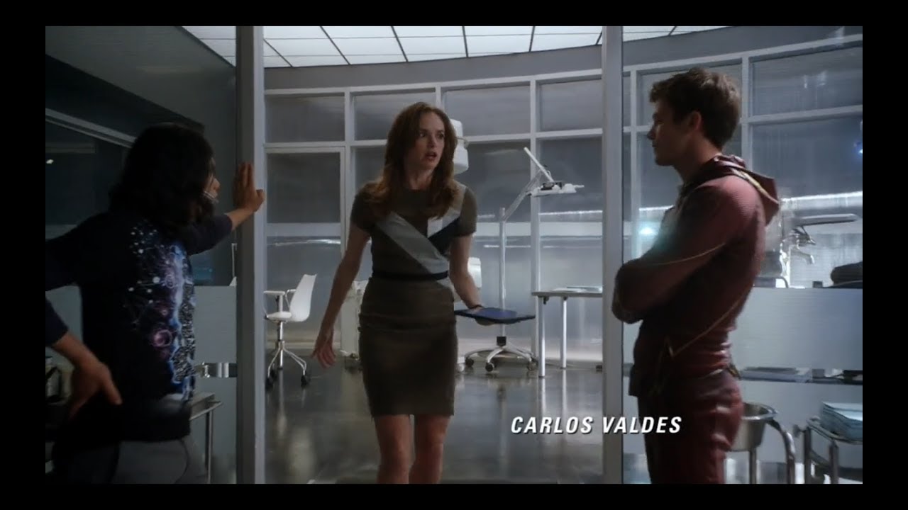 THE FLASH - Caitlin Snow se enoja con Barry por salvar a gente comun ...