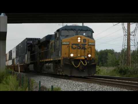 Fast 60MPH CSX Q010-01 - CSX GEVO & Screaming AC Traction Motors #5121 - Mentor OH Sept 2017 ...