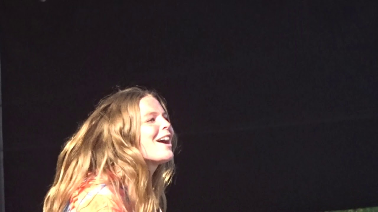 Maggie Rogers - Light On - Lollapalooza 2019 - Chicago, Il - 08-02-2019 ...