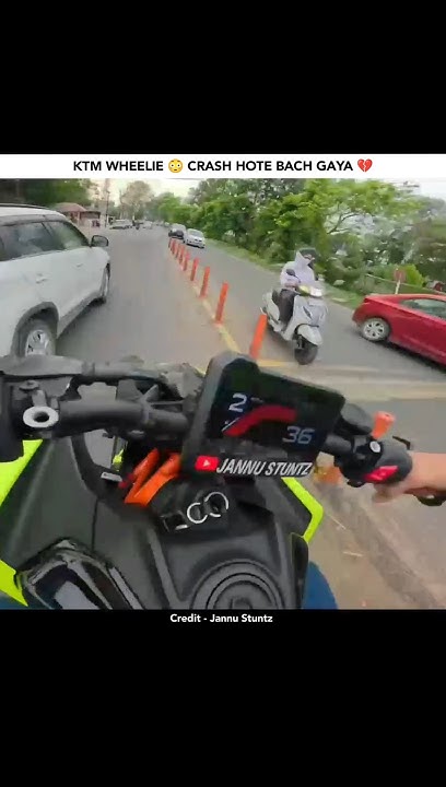 Ktm Wheelie Crash Hote Bach Gayi 💔😳||#motovlog #bikelover #ride #youtubeshorts #shortvideo - YouTube