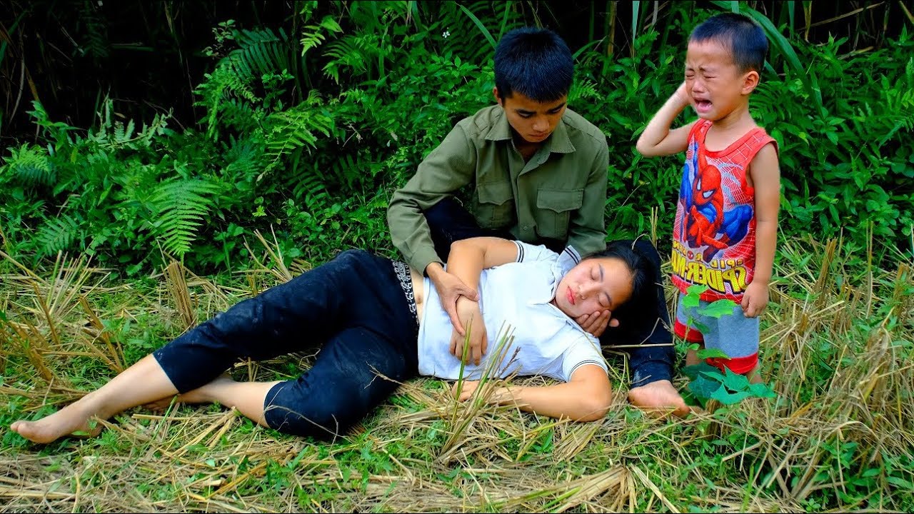 Phuong's unlucky day _ Fainting while gardening _ Phuong's Family Life ...