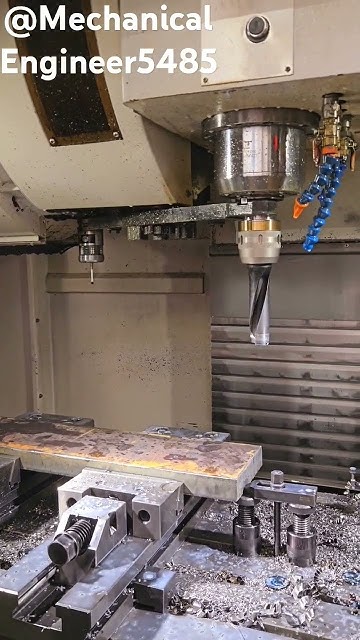 VMC MACHINE ME AUTOMATIC TOOL CHANGING - YouTube