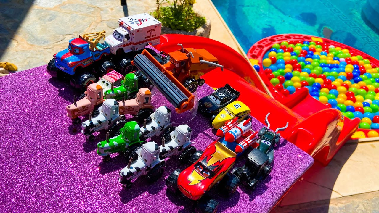 Disney Pixar Cars falling into deep pool, Lightning McQueen, Tow Mater ...