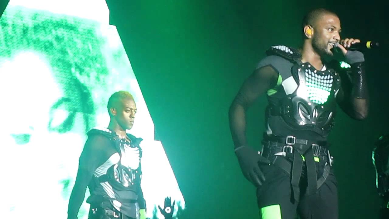 JLS - Cardiff - 4DT - 3D - YouTube