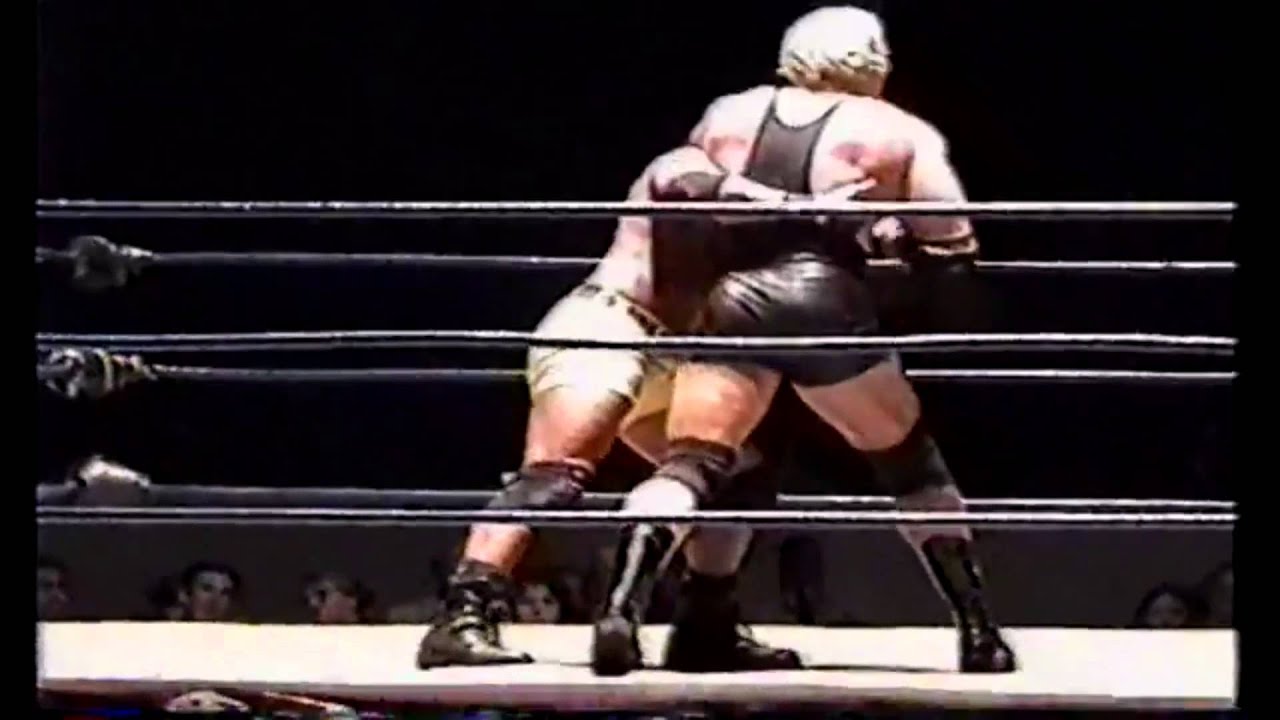 Brody Steele vs Flesh Gordon - RAW - September 25th 2001 - YouTube