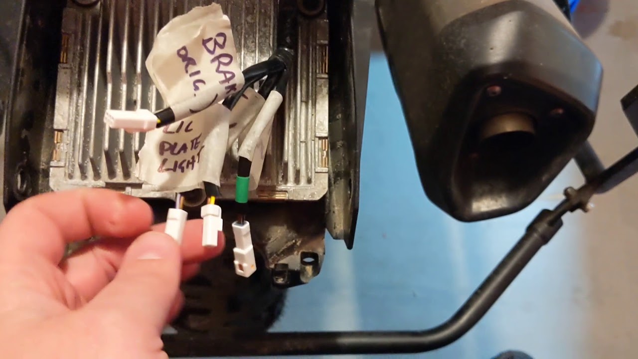 KTM Adventure - Aftermarket turn signals and brake light - YouTube