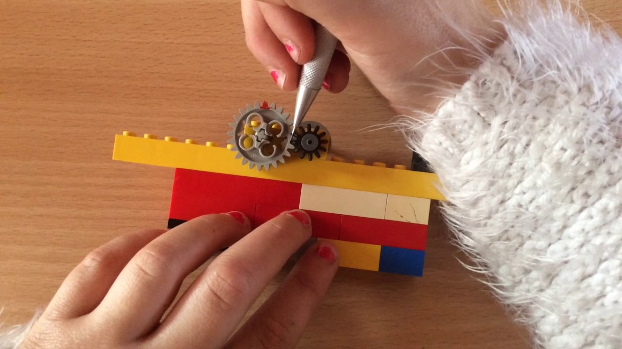 Une machine simple, les engrenages - YouTube