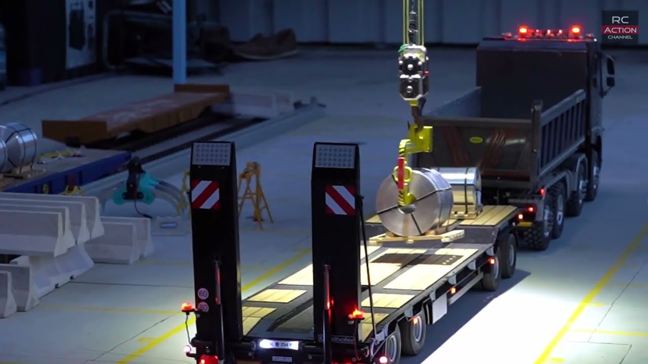 Stunning 1:14 RC gantry crane and RC truck @ PSV-Wels 08/2022 - YouTube
