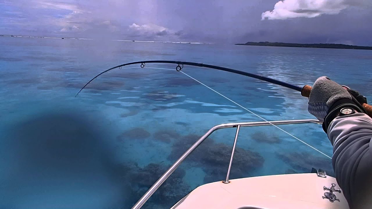 GT fishing in Aitutaki.. GT wins.. again.. - YouTube
