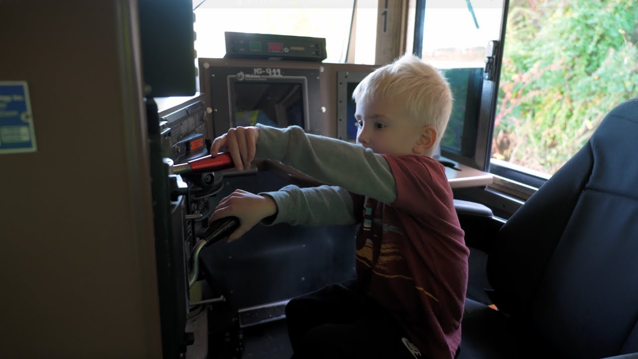 Norfolk Southern Helps Five-Year-Old Rail Fan Celebrate Birthday - YouTube