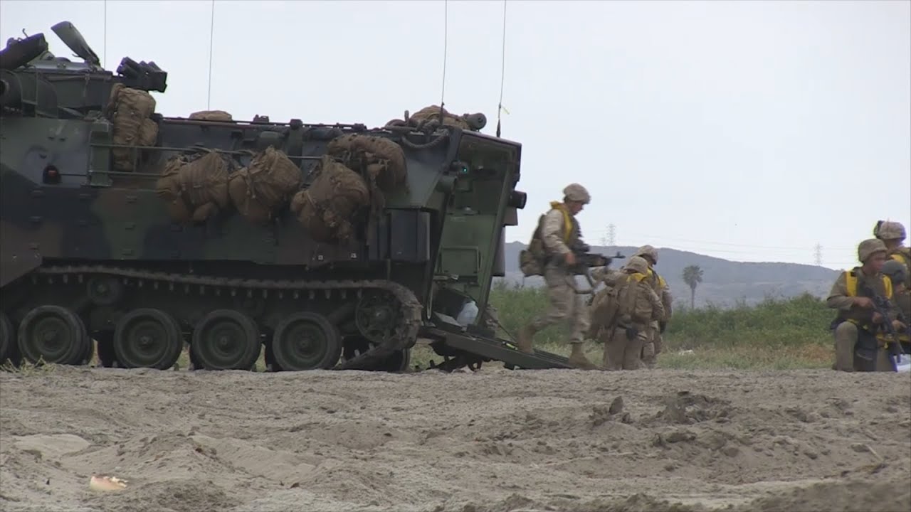 Marines Conduct Beach Assault During Dawn Blitz 2013 - YouTube