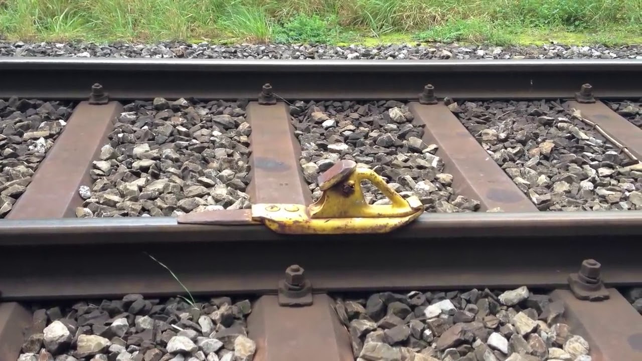 Hopper Rail Wagon drives at 3 km/h vs drag shoe - YouTube