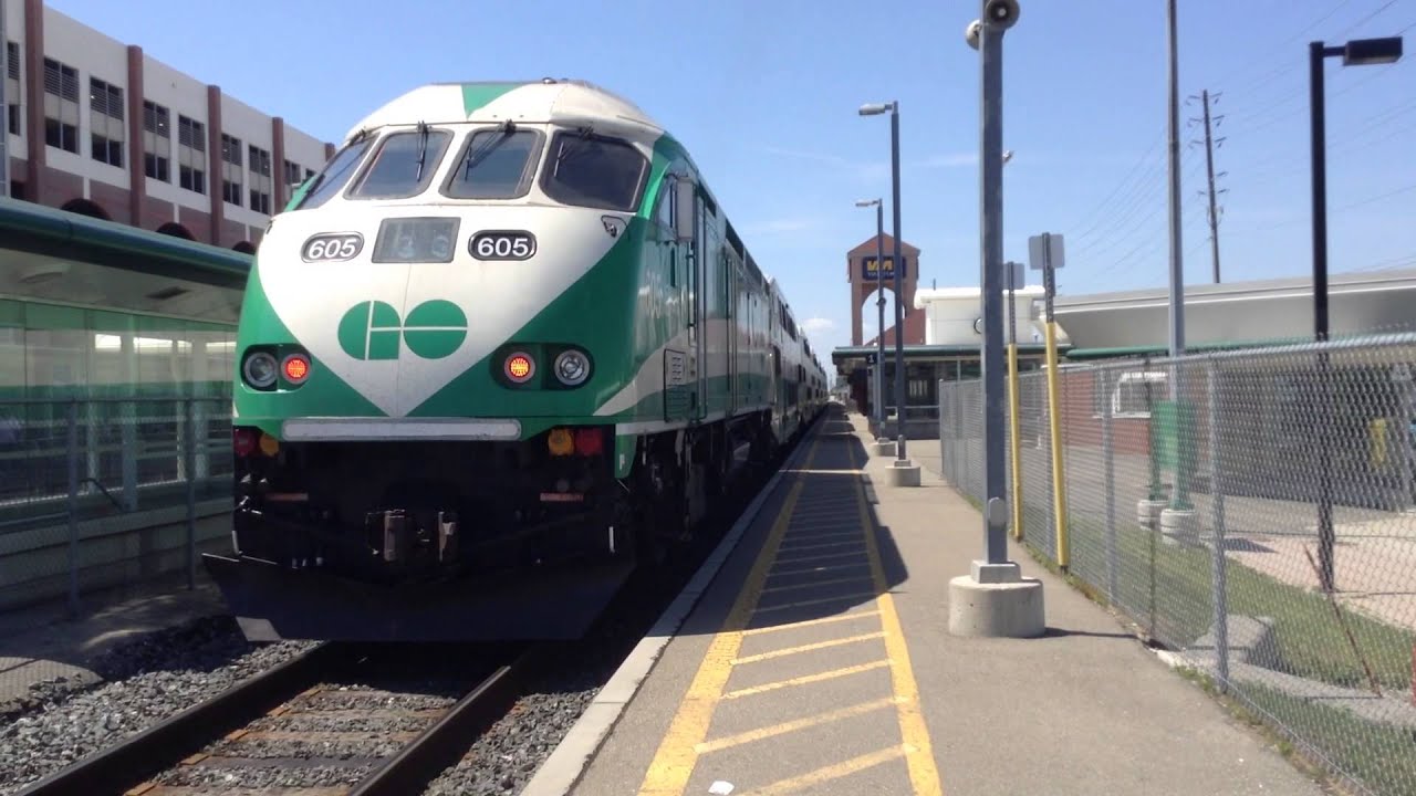 WB GO MPI MP40PH 605 & EB MP40PH-3C 653 Oakville GO June 27 2014 - YouTube