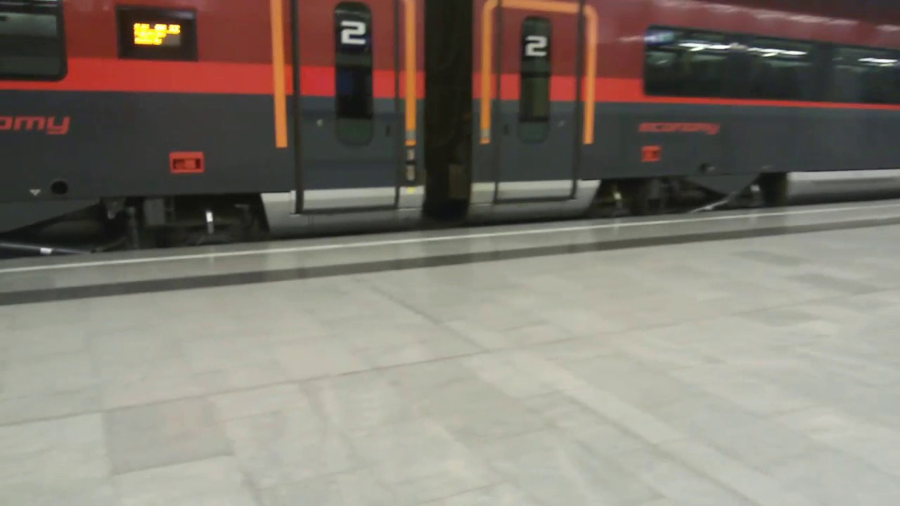 ÖBB Railjet RJ 262 Flughafen Wien - YouTube