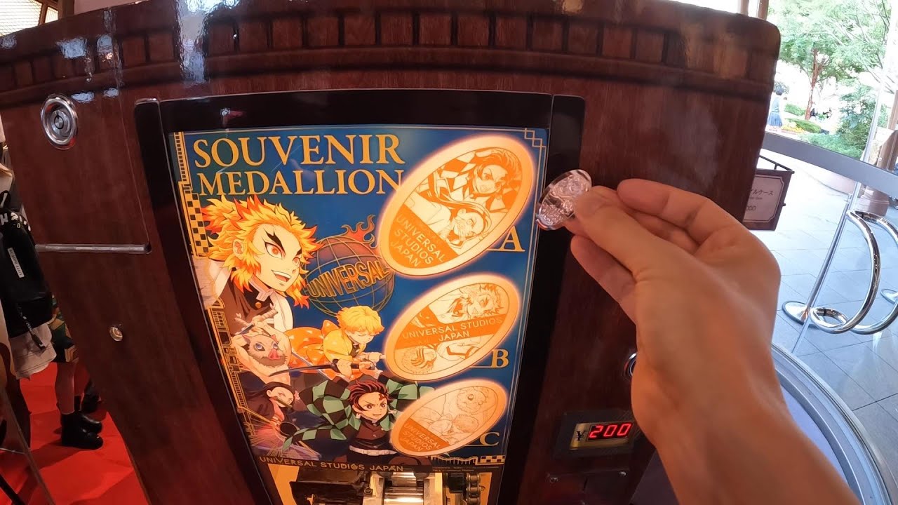 Demon Slayer: Kimetsu no Yaiba Souvenir Medallion Machine Universal ...