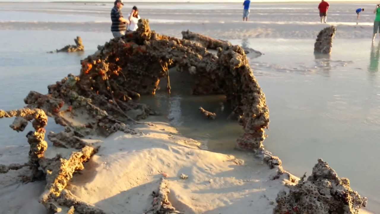 BROOME'S WORLD WAR II FLYING BOAT Wreck hovercraft tour - YouTube