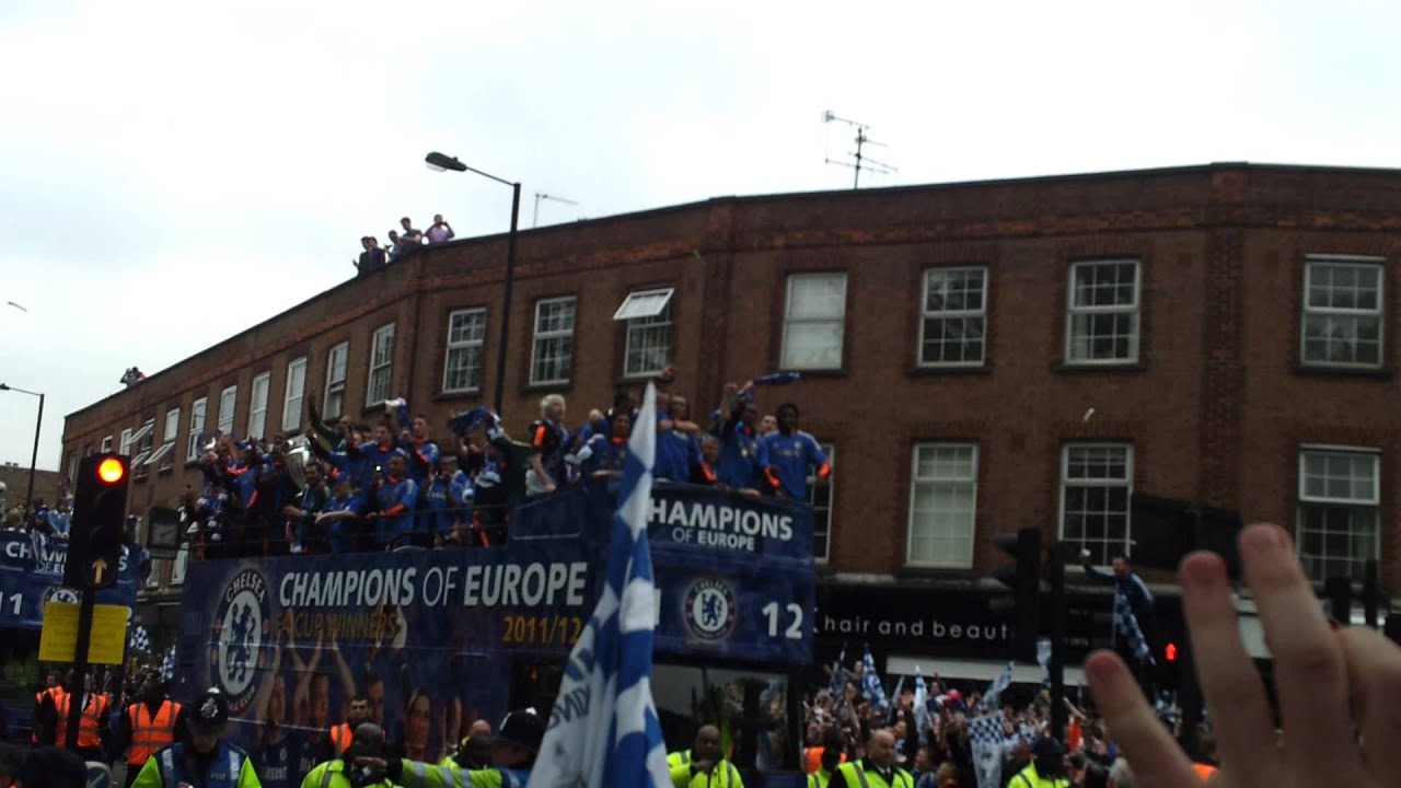 Chelsea Victory Parade UCL2011/2012 - Eel Brook Common - Bus ...