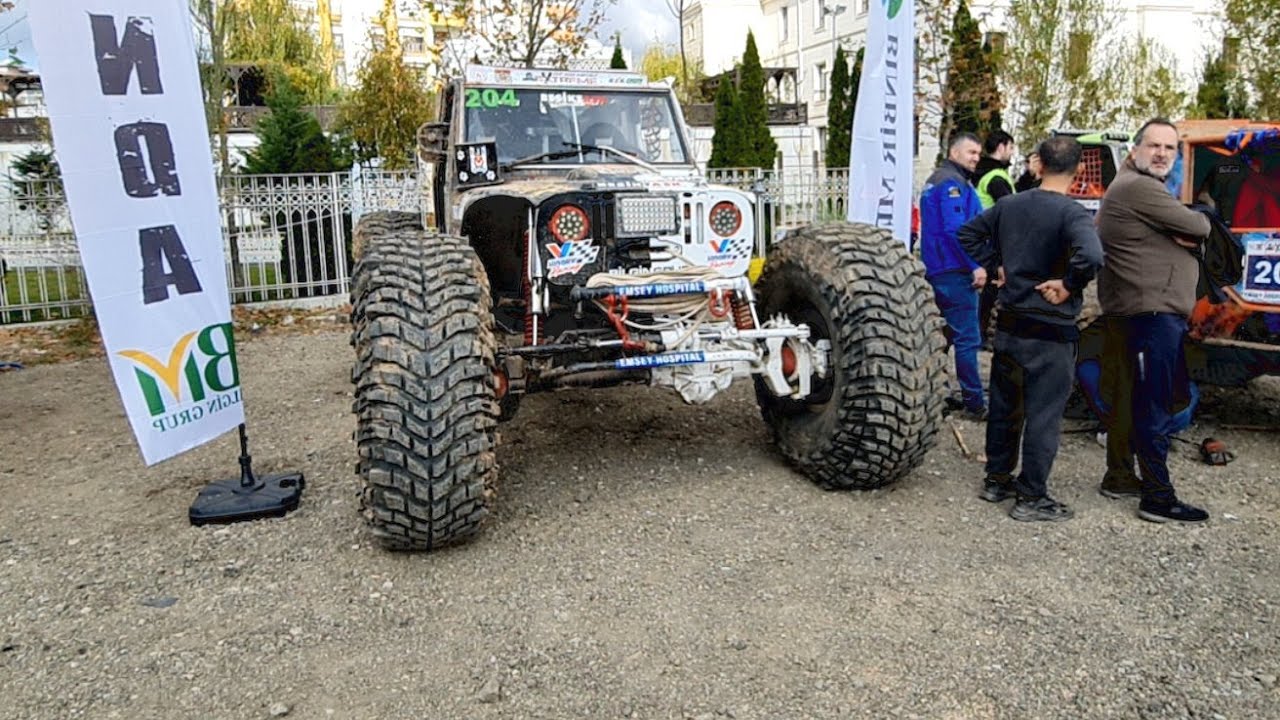Extreme Race Day - YouTube