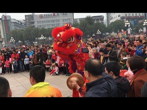 ÇİN GUANGXI GUILIN 2018 YENİ YILINDAN KISA KUTLAMA GÖRÜNTÜLERİ (KÖPEK YILI)