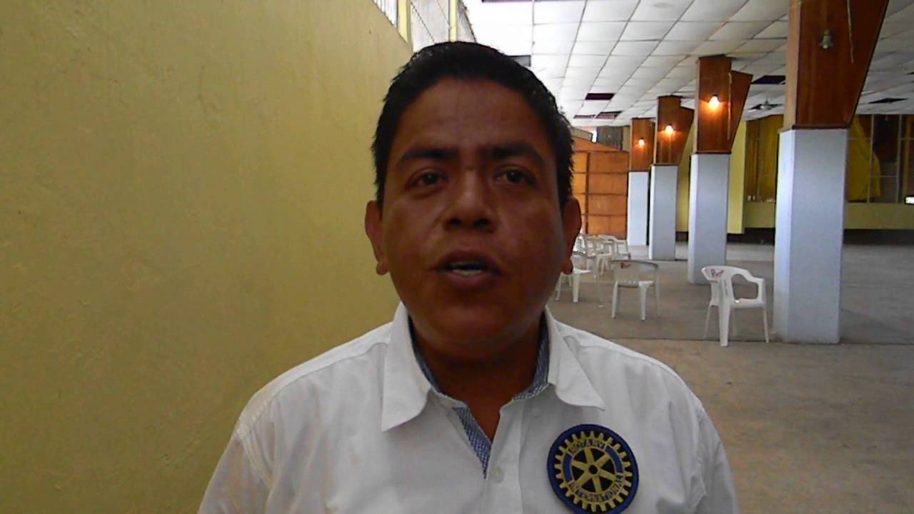 Arq. Efraín Hernández Pte del Club Rotario Alamo - YouTube