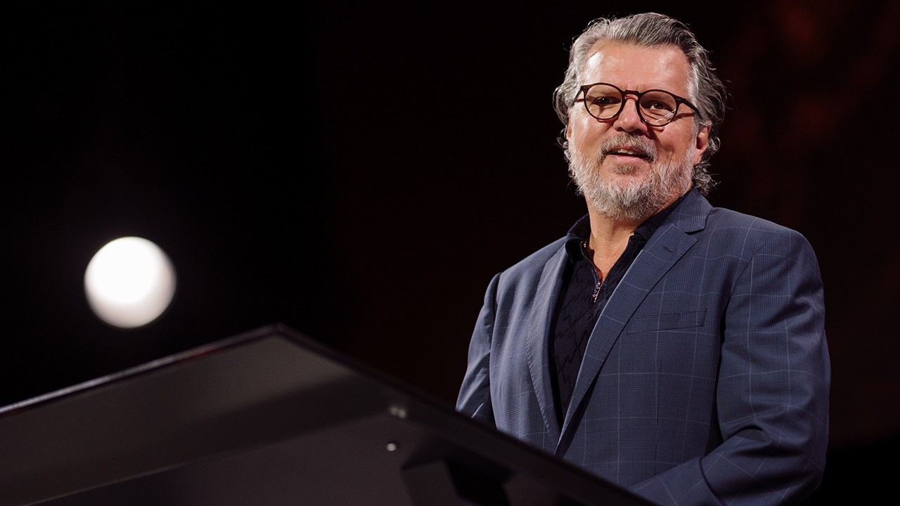 What Kind of King Is Jesus? | Gary Wilkerson | Fire in Our Bones - YouTube