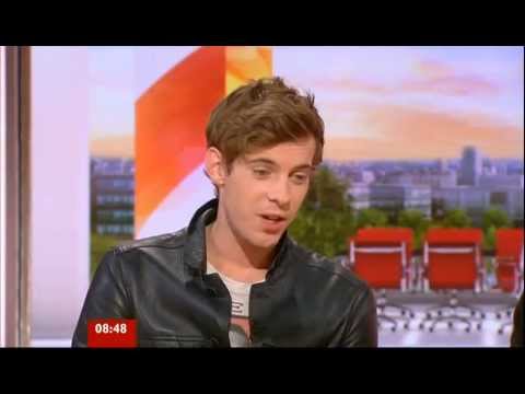 Luke Treadaway and Niamh Cusack interviewed about The Curious Incident on BBC Breakfast