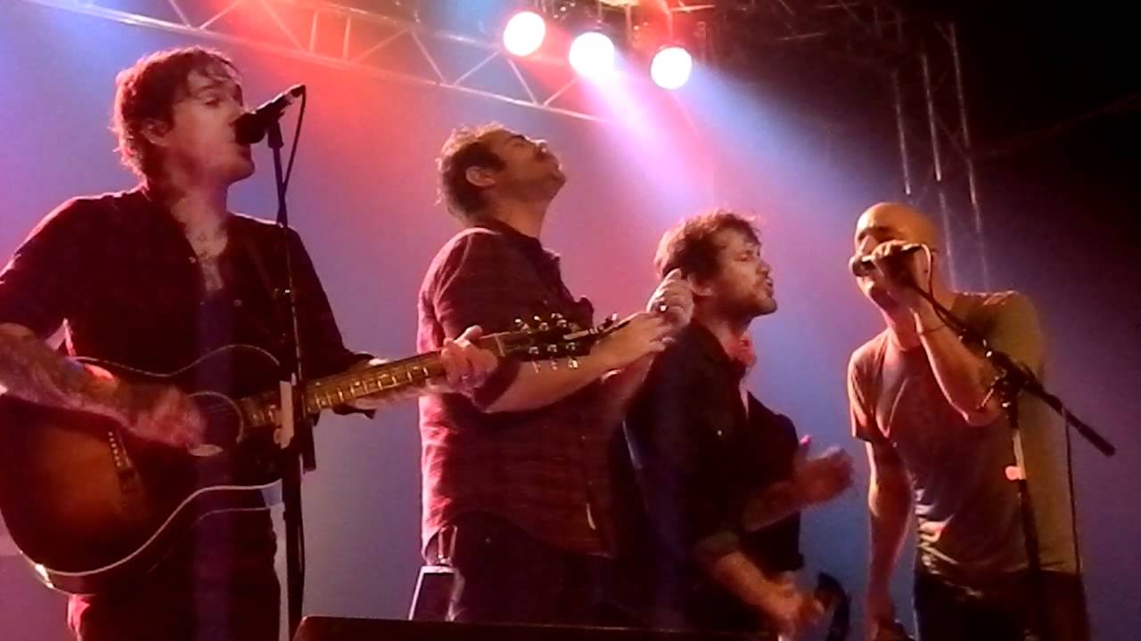 The Revival Tour - She Loves You - YouTube