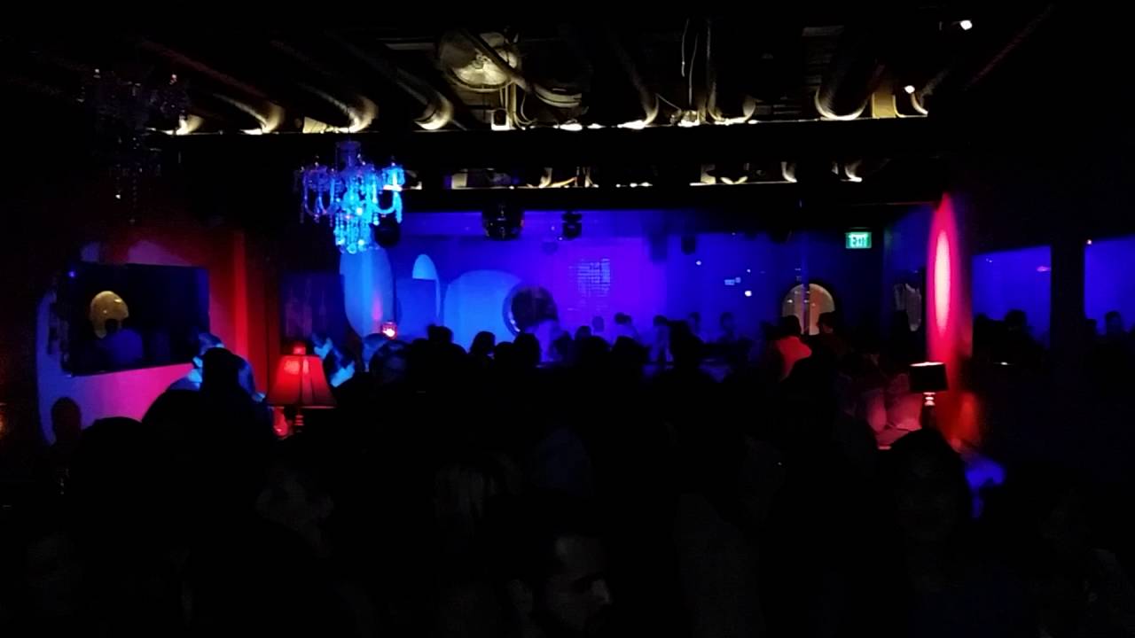 Dj ariel assault on the way up - YouTube