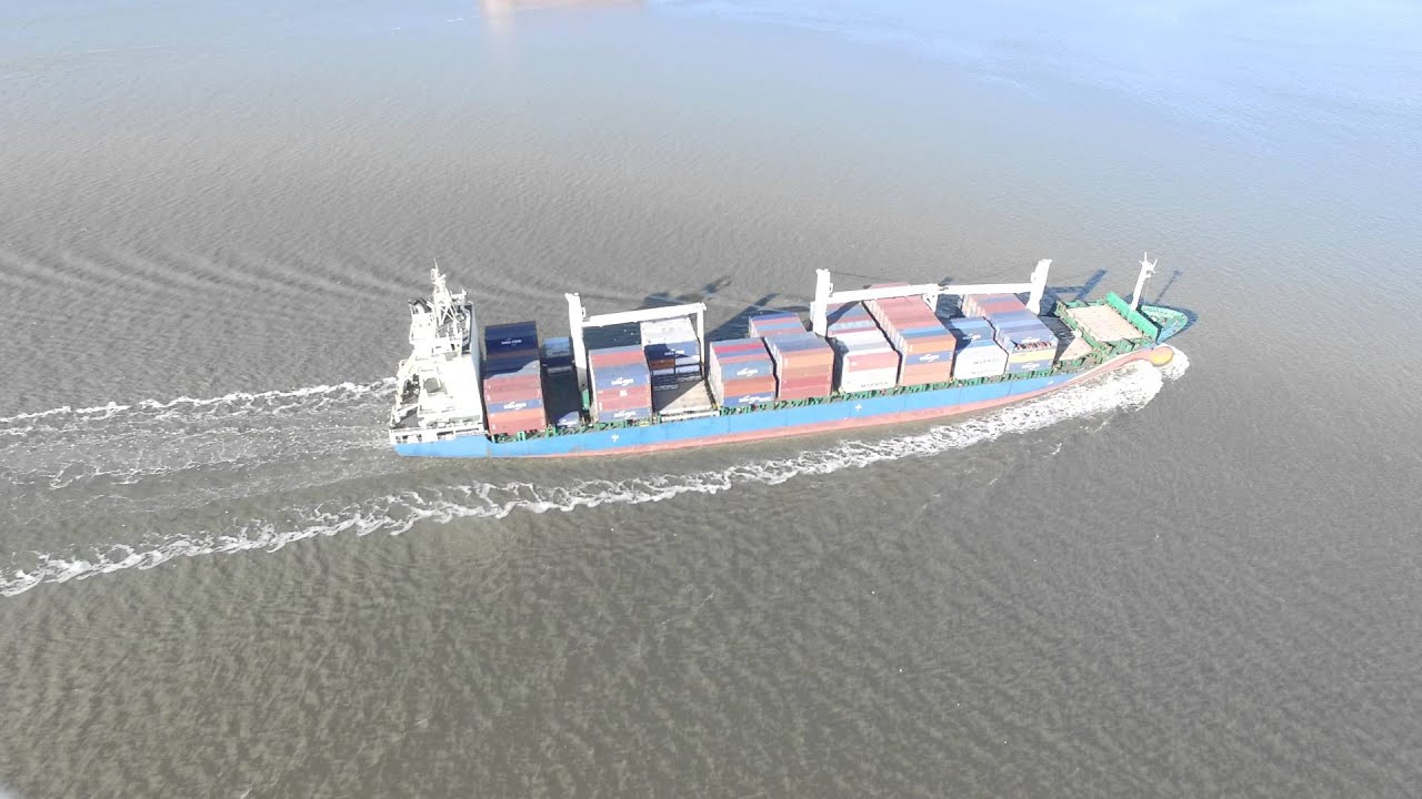 Cargo ship flight - YouTube