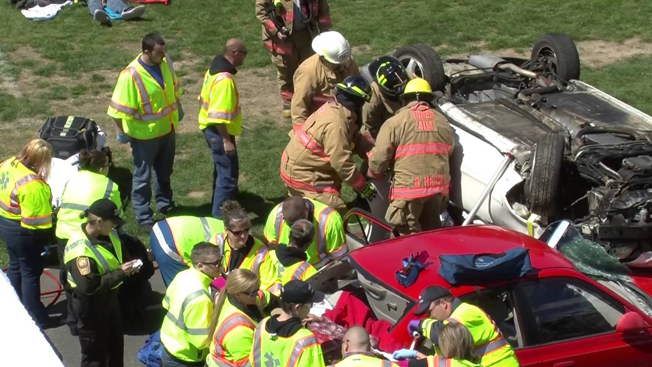 Auburn High School Mock Crash 4-8-2016 - YouTube