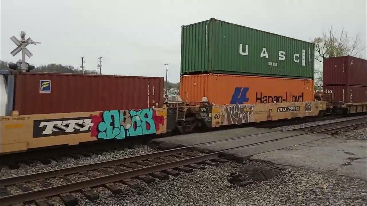 Short Northbound NS 273 Intermodel with 2 Mid Train DPU's - YouTube