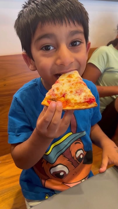 Oops 😬 pizza was hot 🥵😂😂#shorts #ytshorts #sanu #krishu #krishuskingdom - YouTube