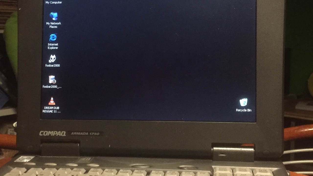 DIY 21 Year old Compaq Armada 1750 - Create 432 HZ music Player XP ...
