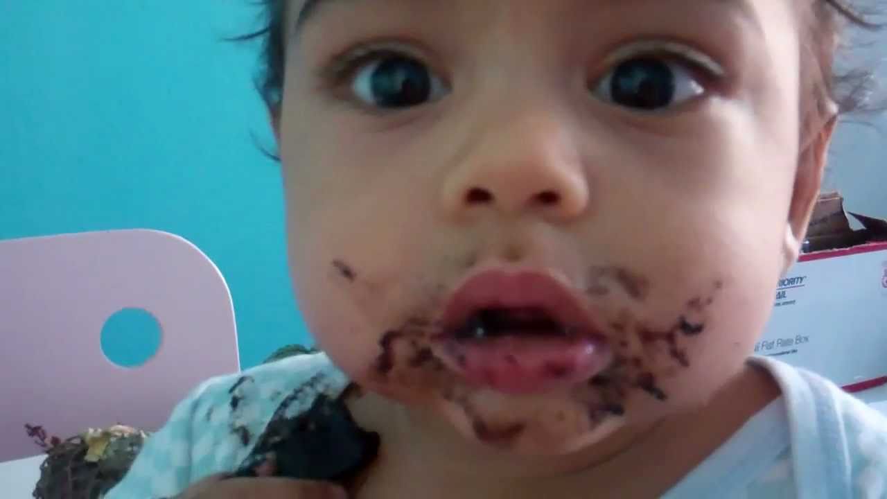 Baby Eating An Oreo Cookie - YouTube