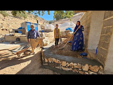 By collecting large and small stones, the master continues to build a small room ⚒️