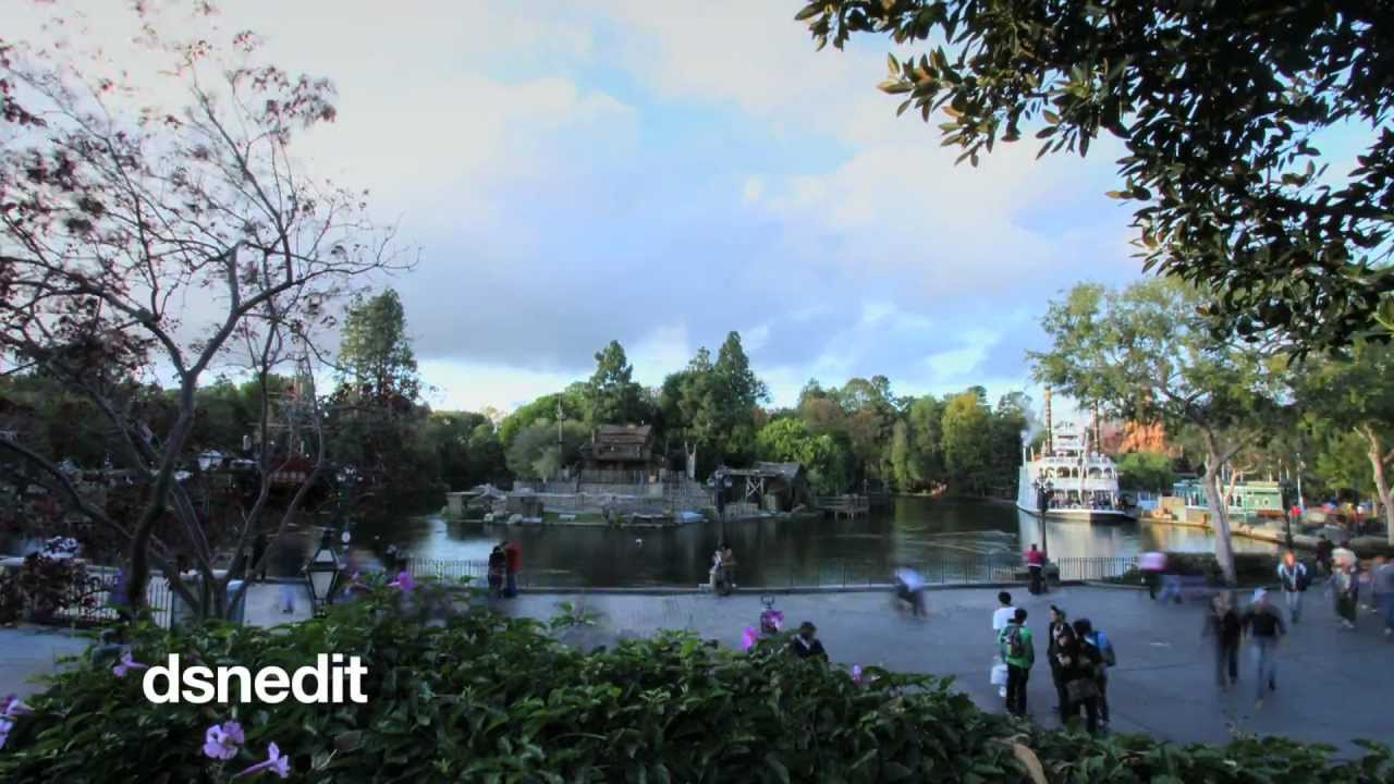 Disney-lapse: A time-lapse journey through Disneyland. - YouTube