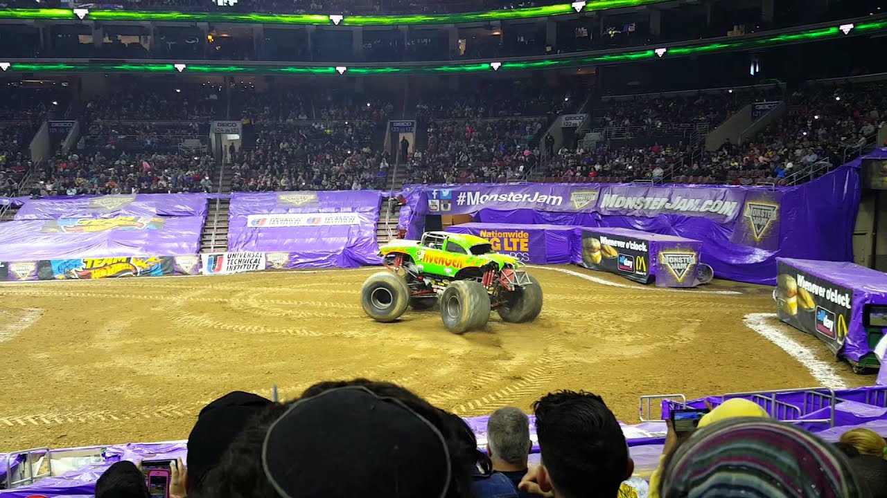 Monster Jam - Avenger Donuts - YouTube