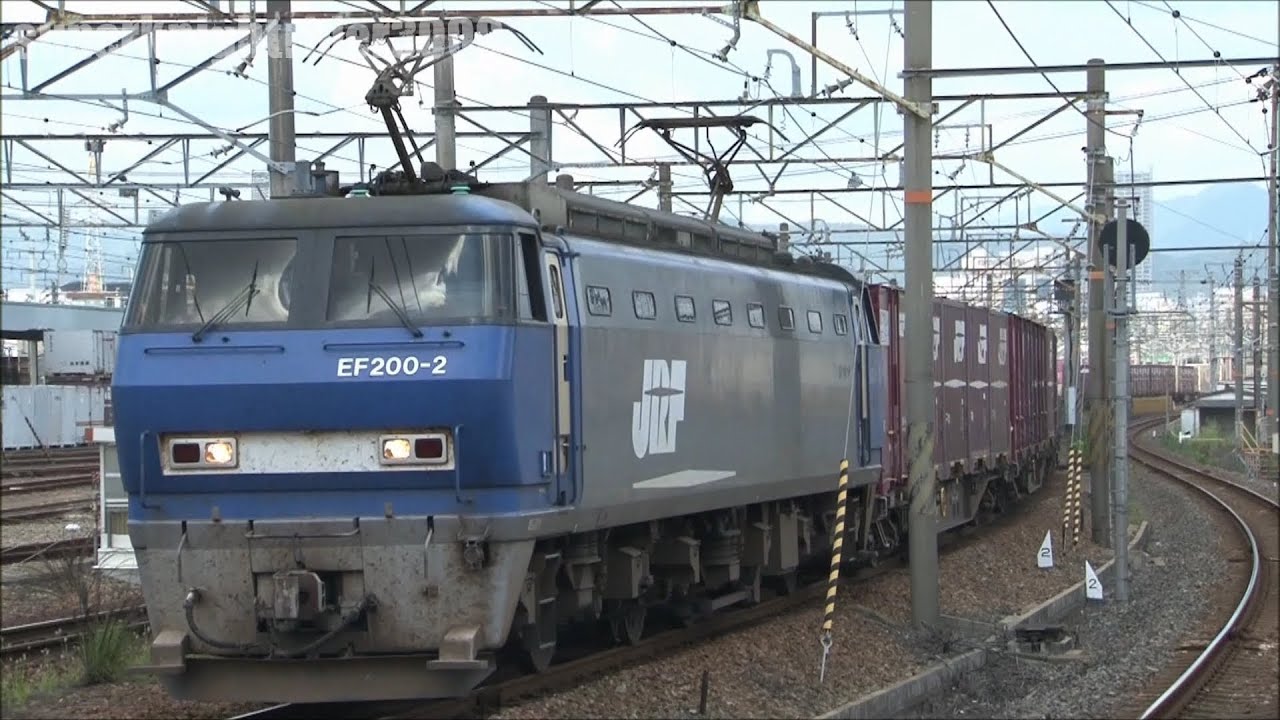 JR貨物 EF200-2号機+補機EF67 102号機 貨物列車1056レ 天神川駅 2012.8 - YouTube