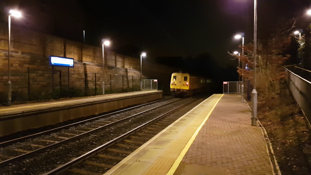 NIR 80 Class Sandite Train @ Lambeg Station 8/12/2016 - YouTube