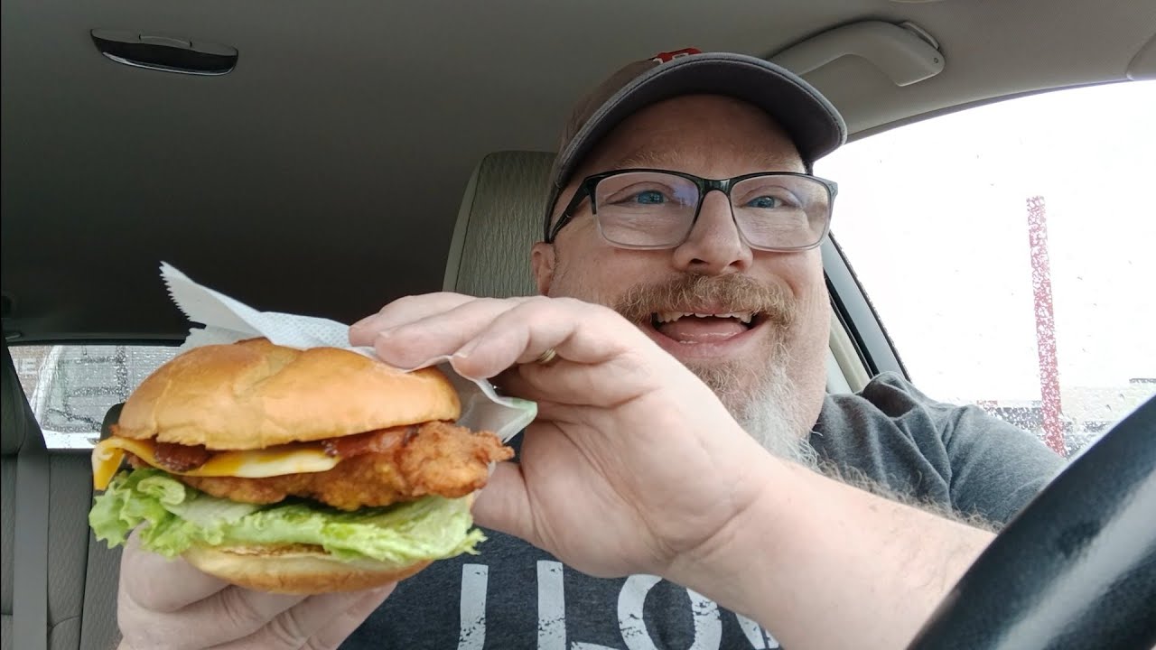 Smokehouse BBQ Bacon vs. Deluxe Chicken Sandwich--Chick-fil-A (Fast ...