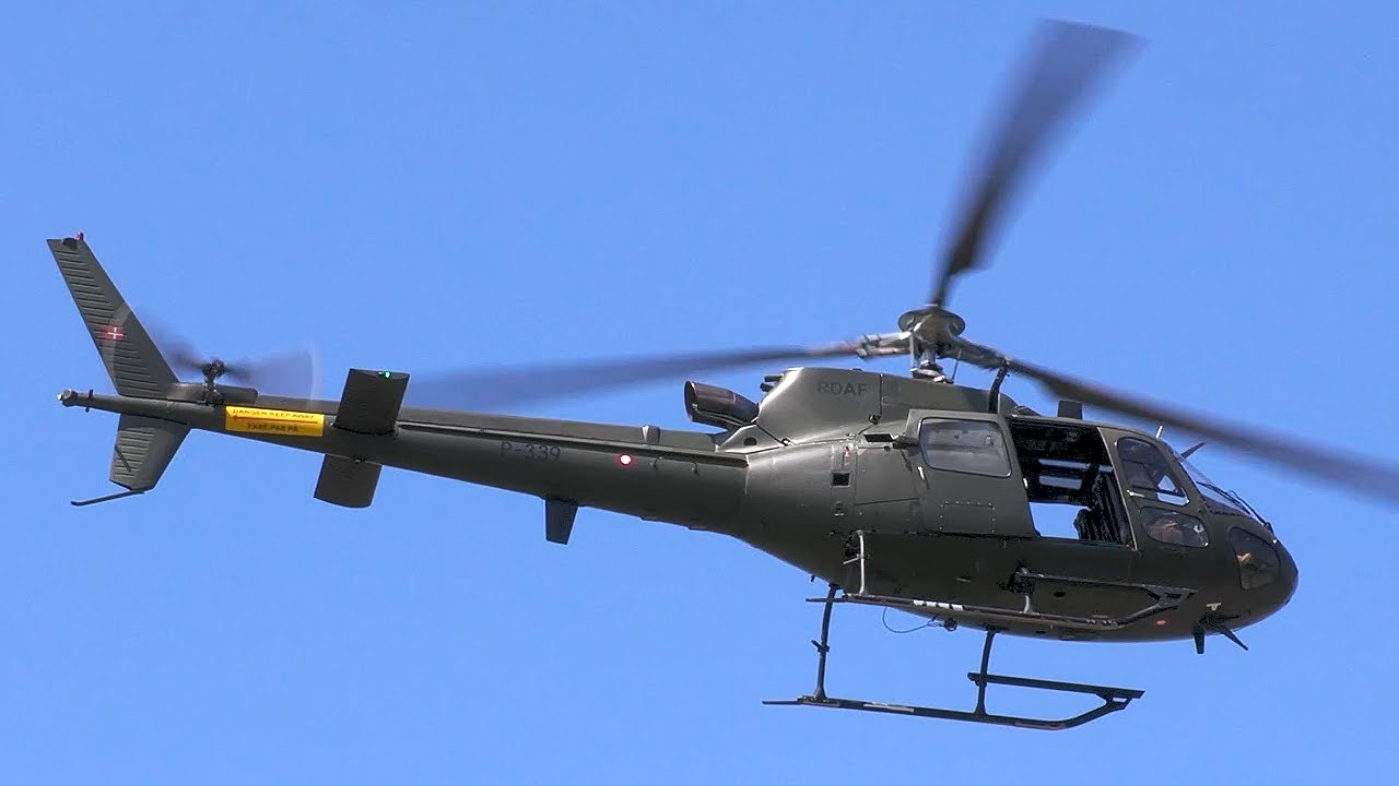 [4k] Danish AF AS550C2 Fennec helicopters at De Kooy - YouTube