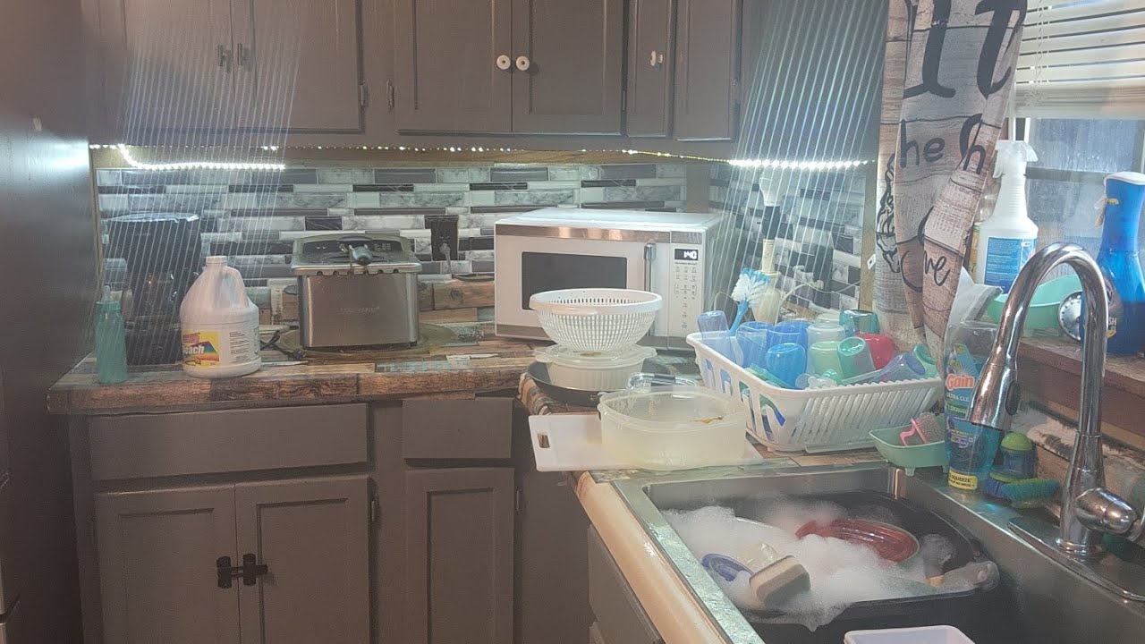 Trying to get my LIFE TOGETHER| CLEANING MOTIVATION - YouTube