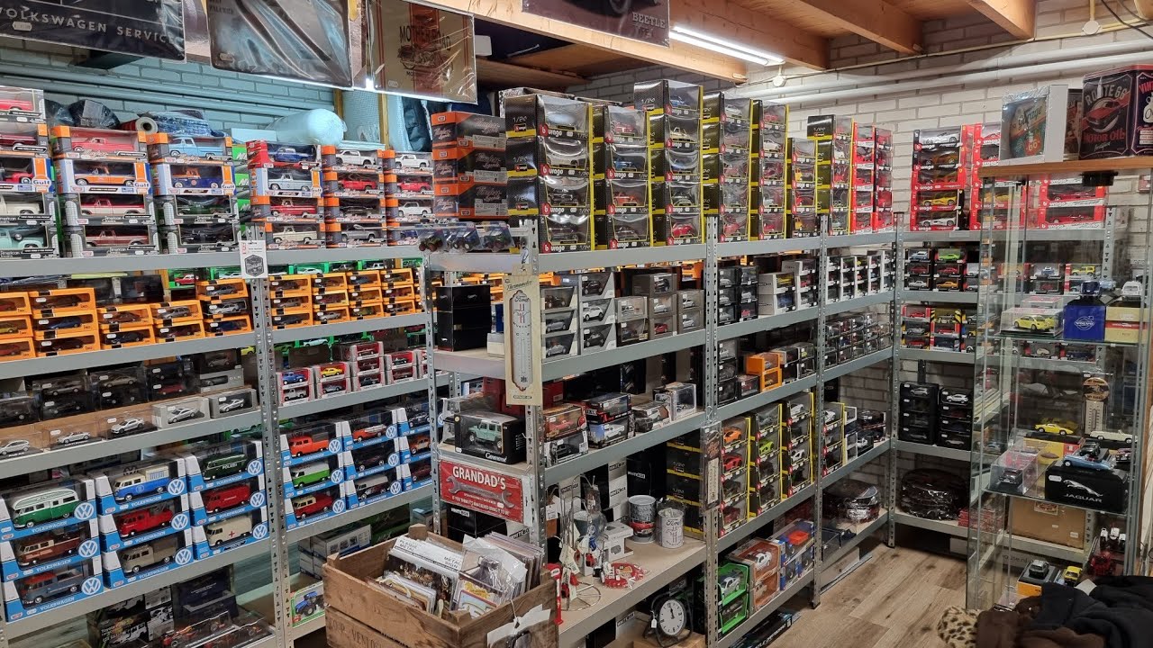 Good Diecast car store 🙂👍🏻 Diecast Hunting in Europe ‼️#diecast # ...