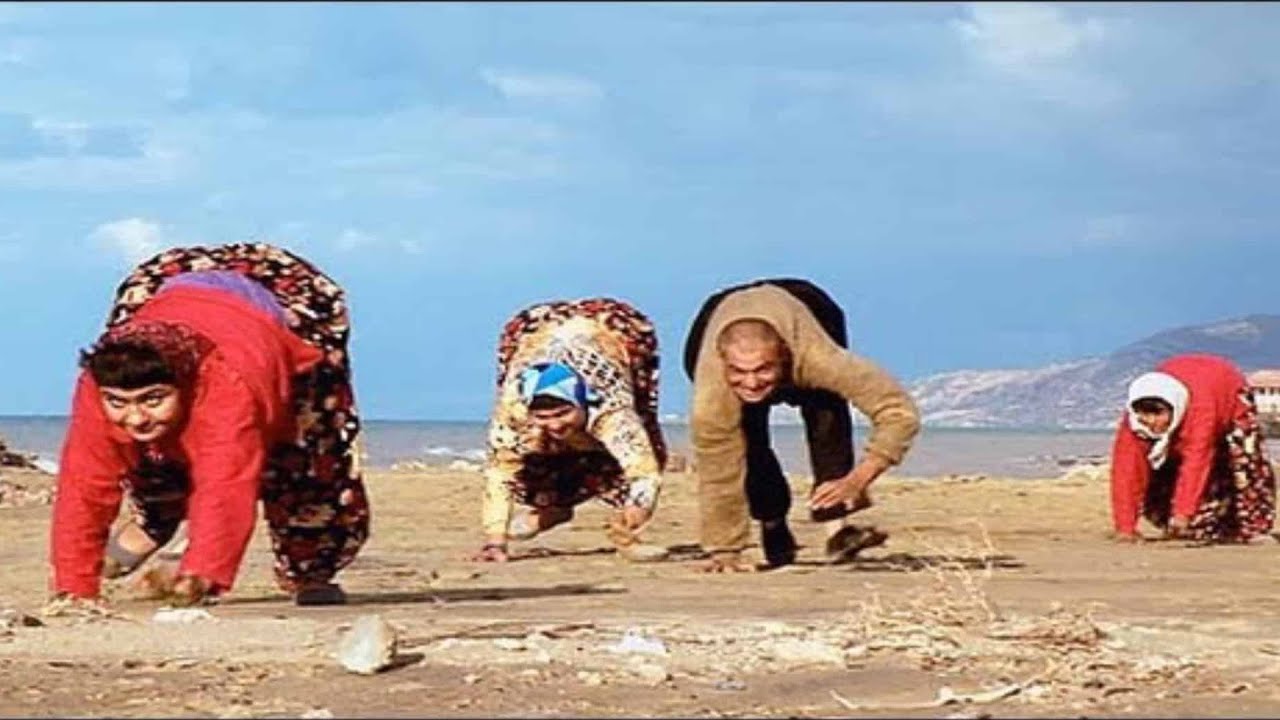 And You Thought YOUR Family Was WEIRD!? - Most Unusual Families Around ...